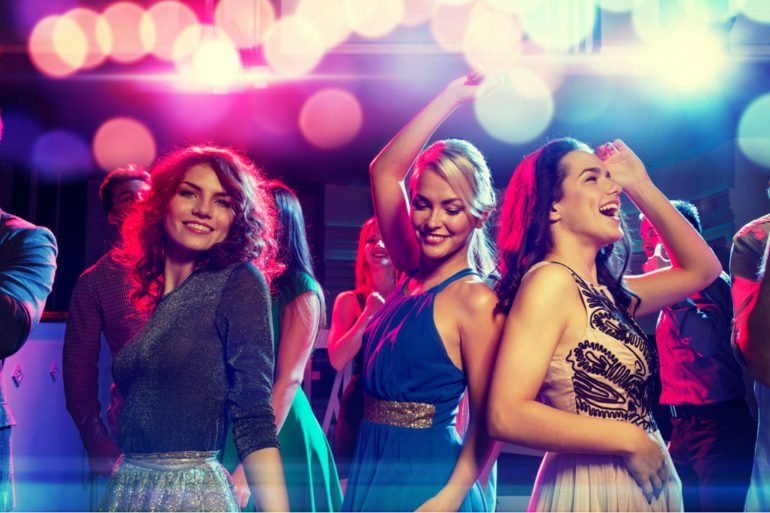 Las mujeres fiesteras son las más fieles - HeyHeyHello!
