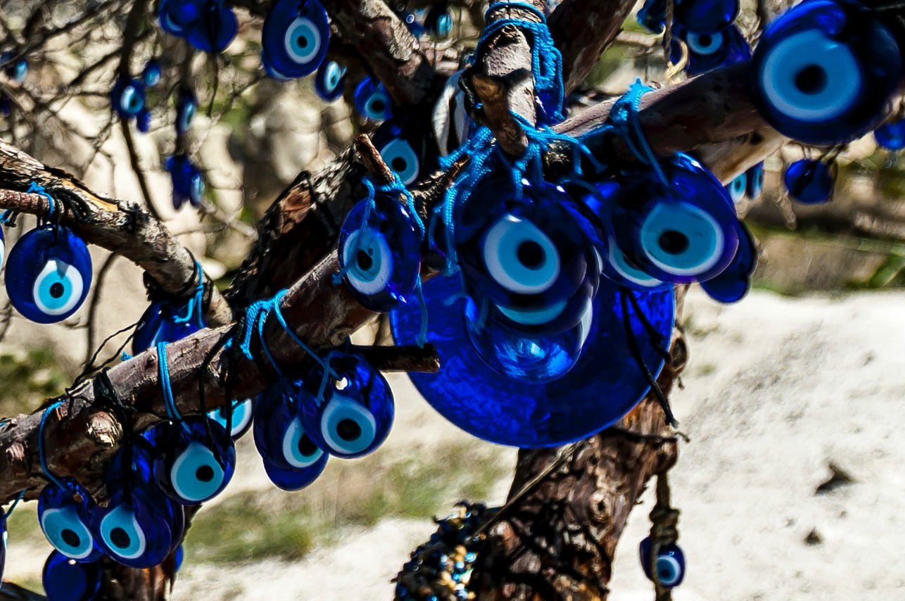 Ojo azul, ¿Qué significa? ¿De qué nos protege? - HeyHeyHello!