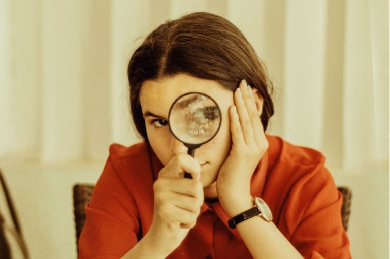 Conductas que te convierten en una mujer insegura - HeyHeyHello!